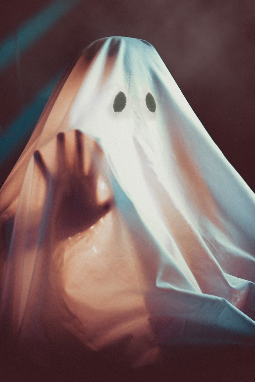 Ghost with long hands – My Tales Within
